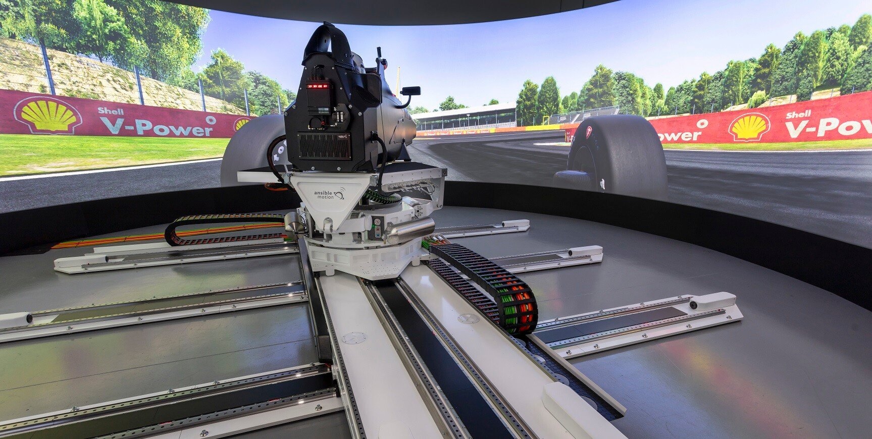 The competition of simulation in motorsport development
